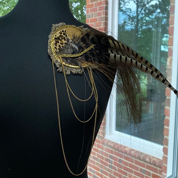 Jewelry | Vintage Feathered Pin | Poshmark